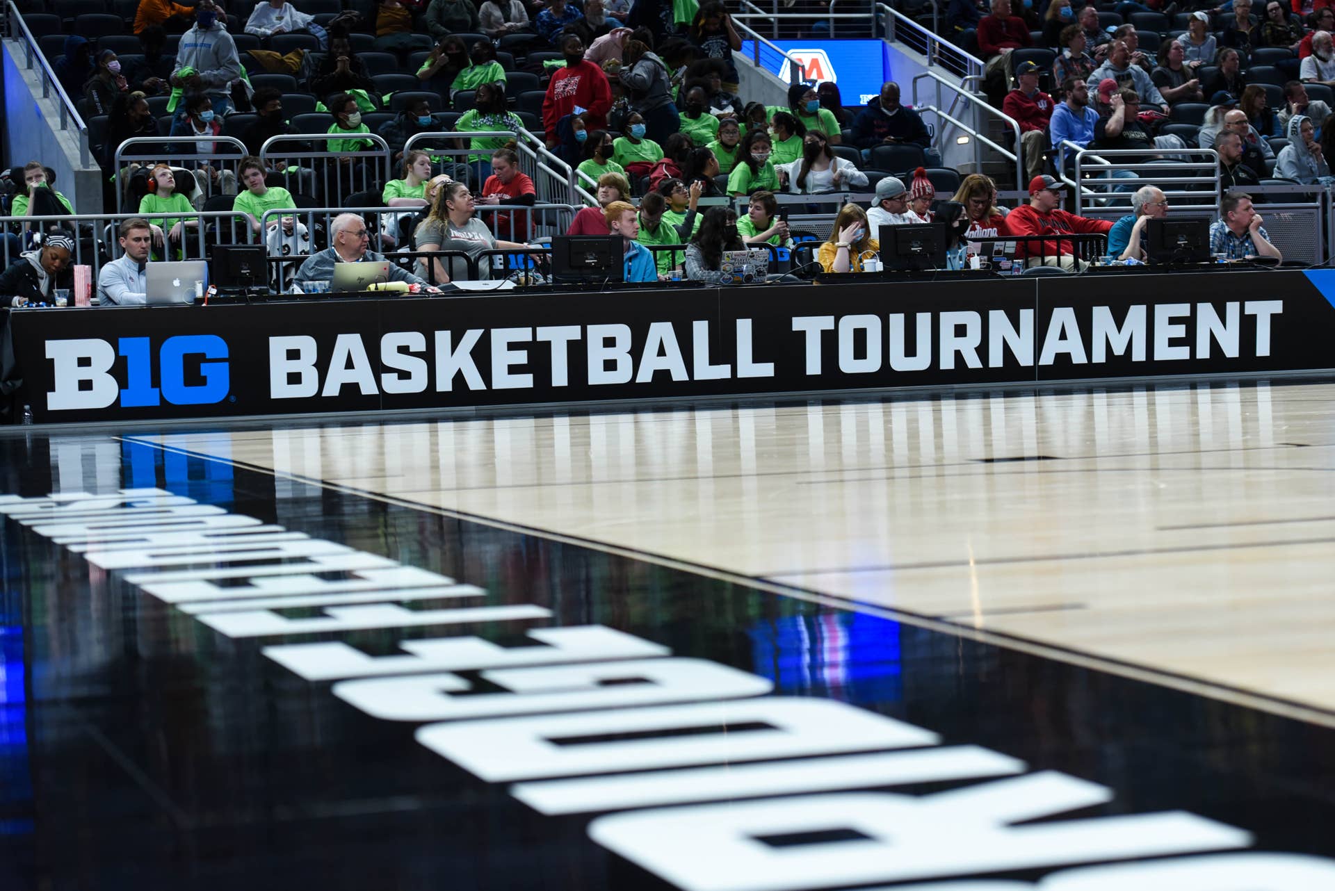 There Are 5 College Basketball Games Today - Here's The Schedule ...