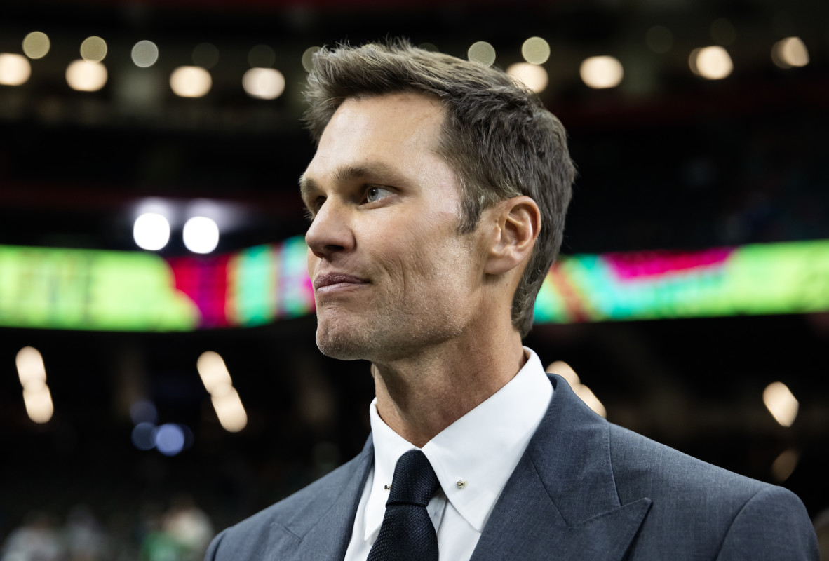 NFL Legend Tom Brady Announces He Cloned His Beloved Dog | Yardbarker