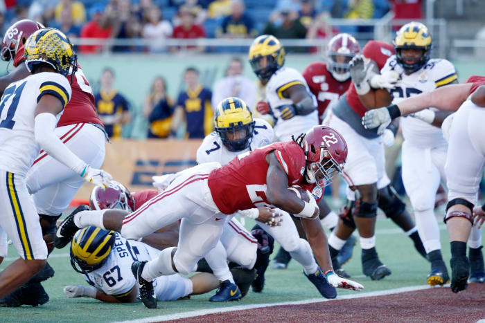 College Football Analysts Predict Score Of Michigan vs. Alabama - The Spun