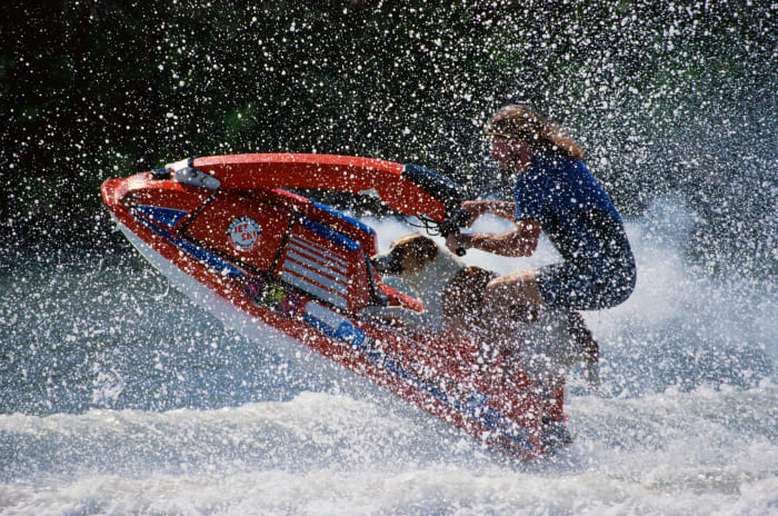 Girl, 17, Dies In 'Horrible' Jet Skiing Accident - The Spun