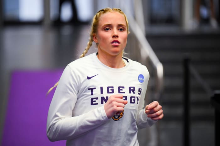 The 3 Best Swimsuit Photos Of College Hoops Star Hailey Van Lith - The Spun