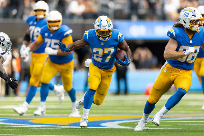 Chargers Star Will 'Miss Some Time' With Knee Injury - The Spun