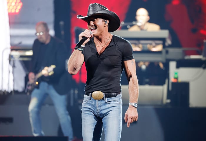 Tim McGraw Fans Are Not Happy With His Political Endorsement - The Spun