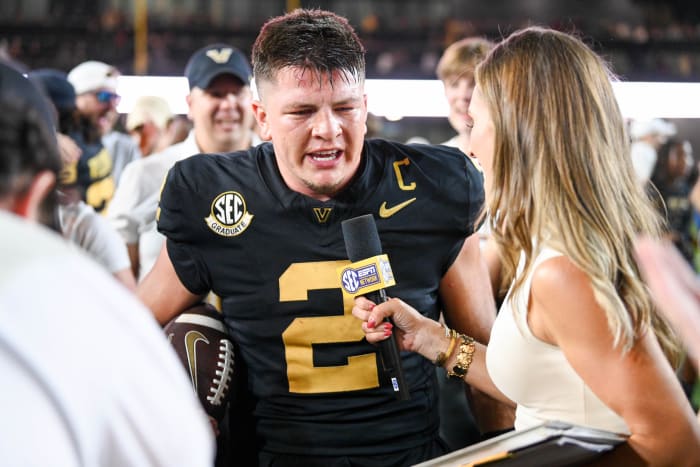 College Football Fans Laughing At Vanderbilt Quarterback's Prediction ...