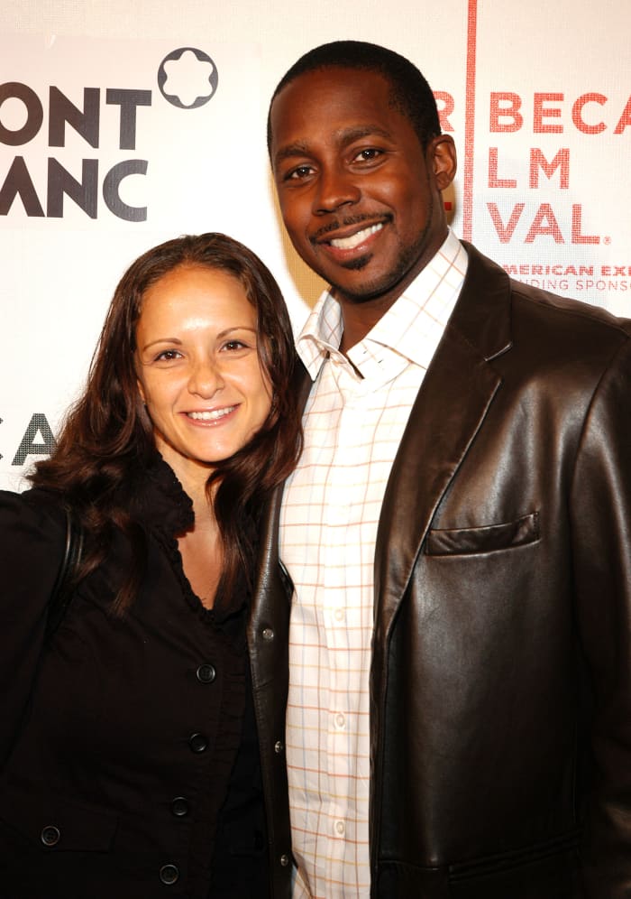 Meet The Private Wife Of ESPN Analyst Desmond Howard - The Spun