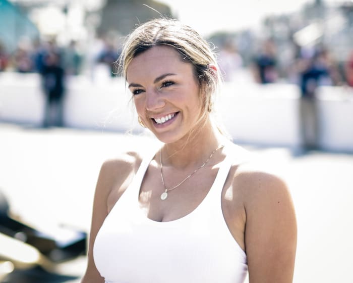 NFL Influencer Annie Agar Stuns At Awards Show In Sleeveless Dress ...