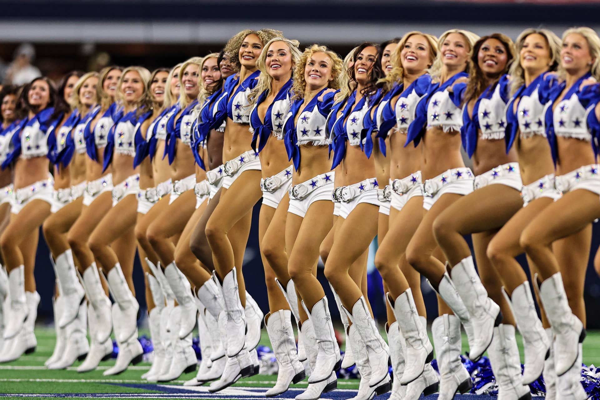 'Stunning' Cowboys Cheerleader Goes Viral Before Home Opener - The Spun