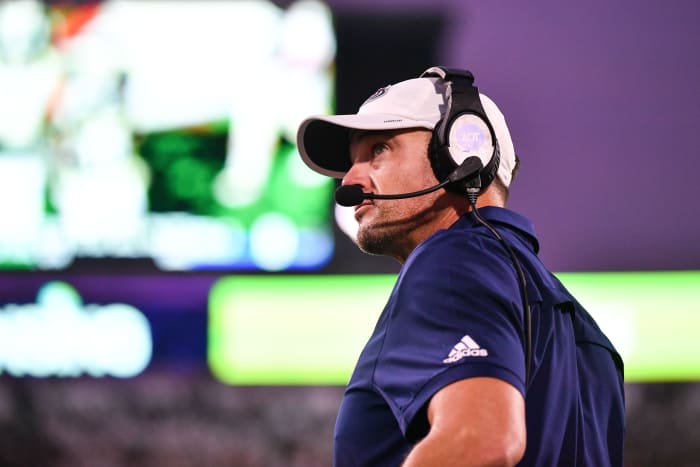 Tom Herman's Wife Goes Viral For Postgame Handshake Move On Field - The ...