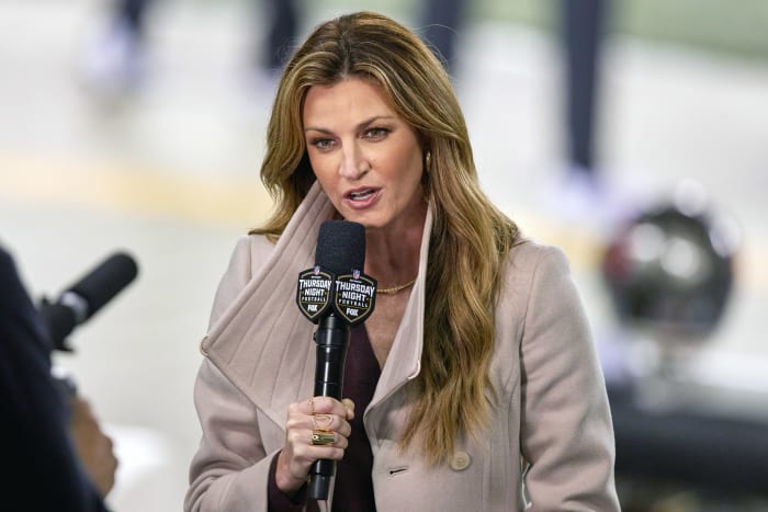 NFL Reporter Erin Andrews Is Asking For Prayers - The Spun