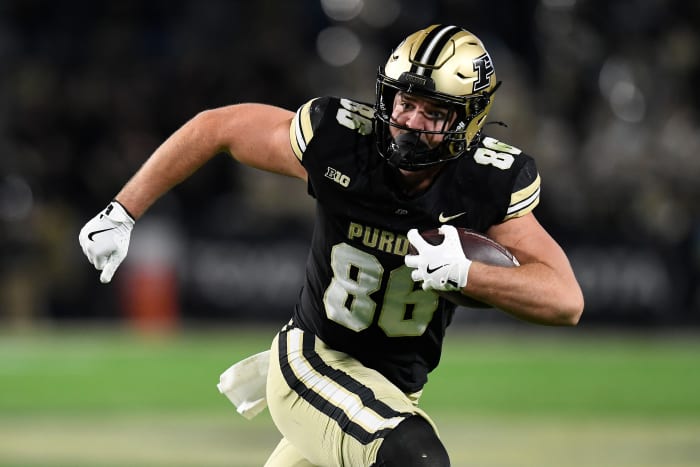 No. 1 Transfer Tight End Max Klare Announces Big Commitment - The Spun
