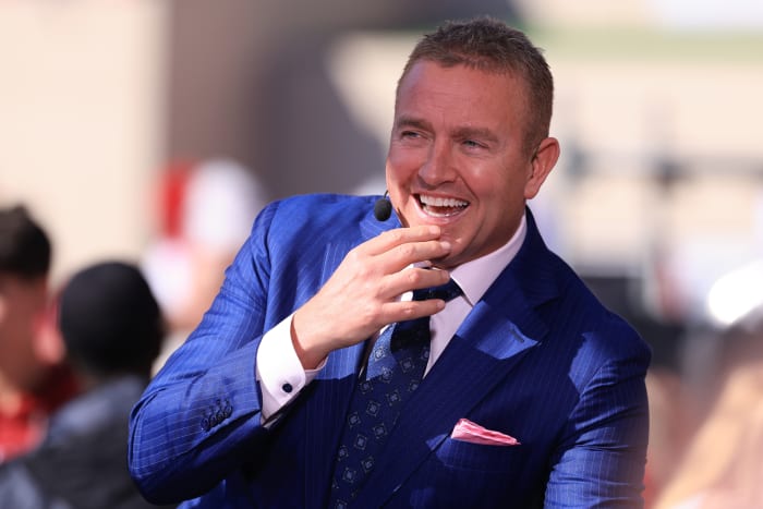 Kirk Herbstreit Goes Viral For Outfit At Michigan's Spring Game - The Spun
