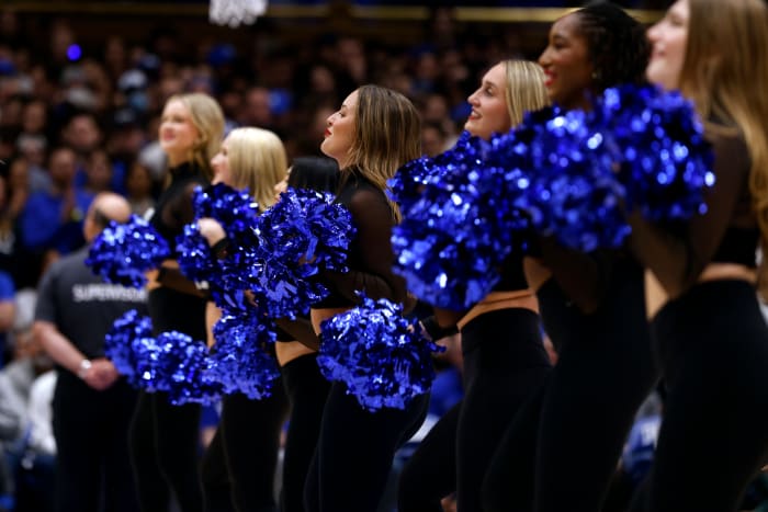 'Stunning' Duke Cheerleader Goes Viral At Madison Square Garden - The Spun