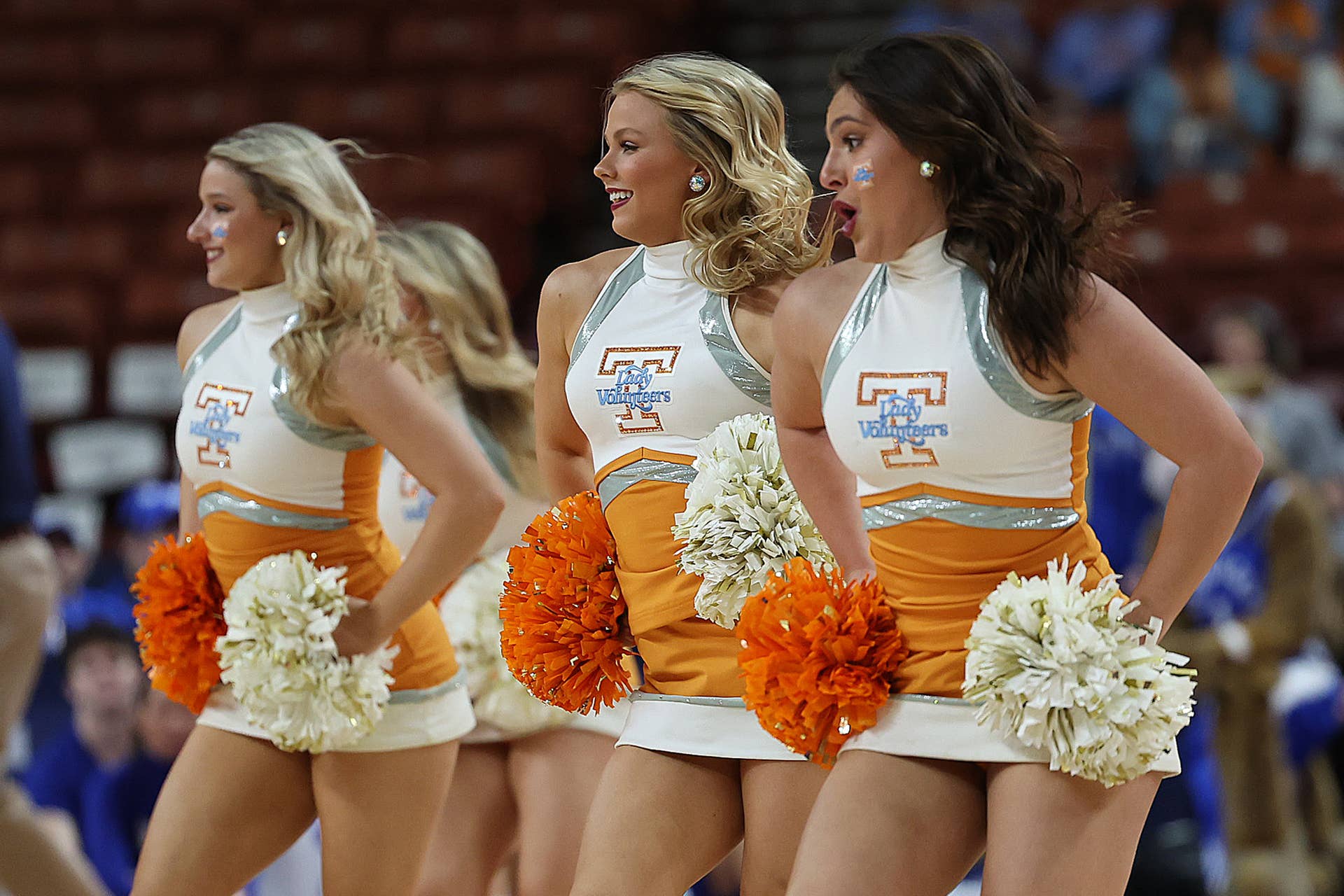 'Stunning' Tennessee Cheerleader Turns Heads During NCAA Tournament ...