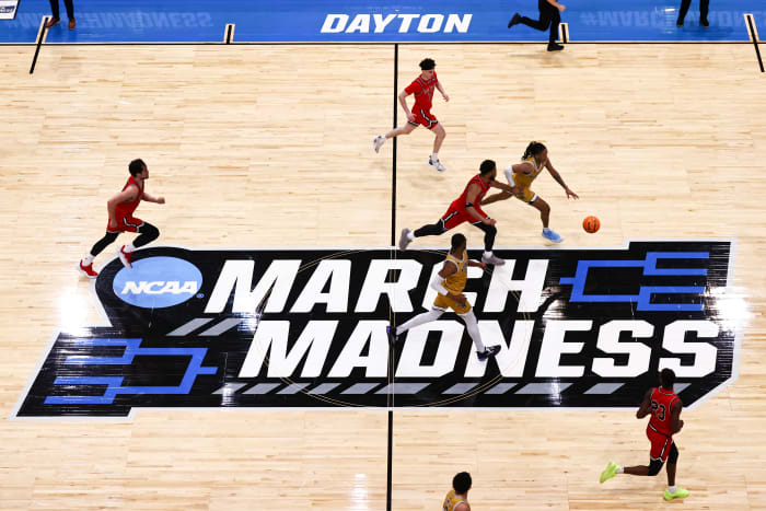 There Are 4 NCAA Tournament Games Today - Here's The Schedule - The Spun
