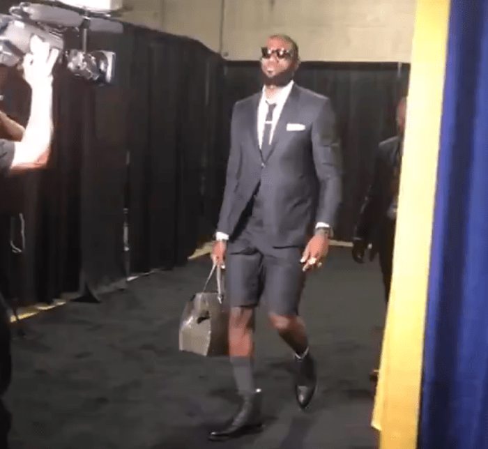 LeBron James' Pregame Suit Is Going Viral - The Spun