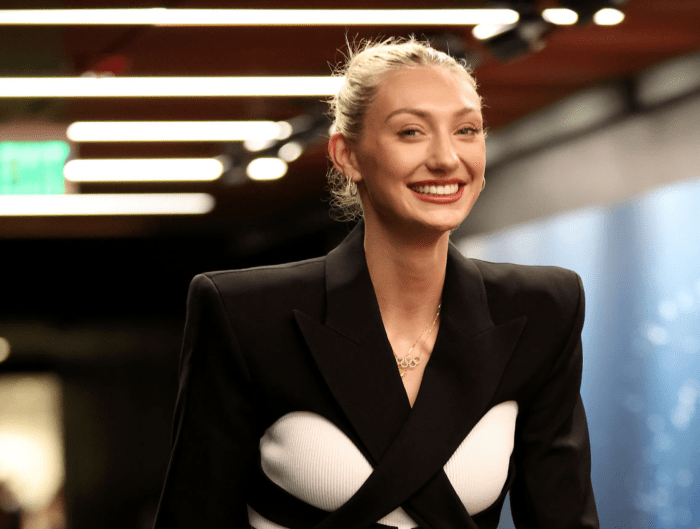 Olivia Dunne Reacts To Cameron Brink's Sports Illustrated Swimsuit ...