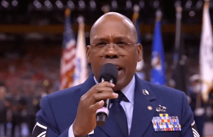 Everyone Had Same Reaction To National Title Game's National Anthem ...