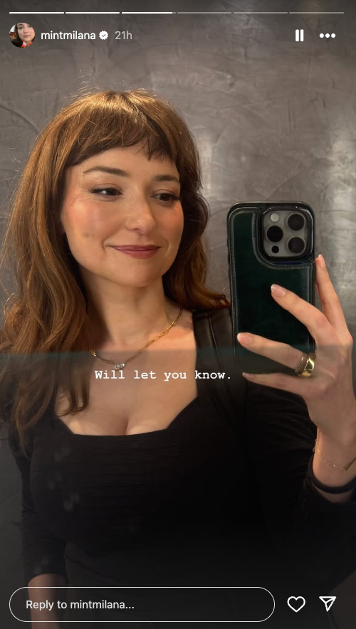 AT&T Lily Grabs Everyone's Attention With Bathroom Photo - The Spun
