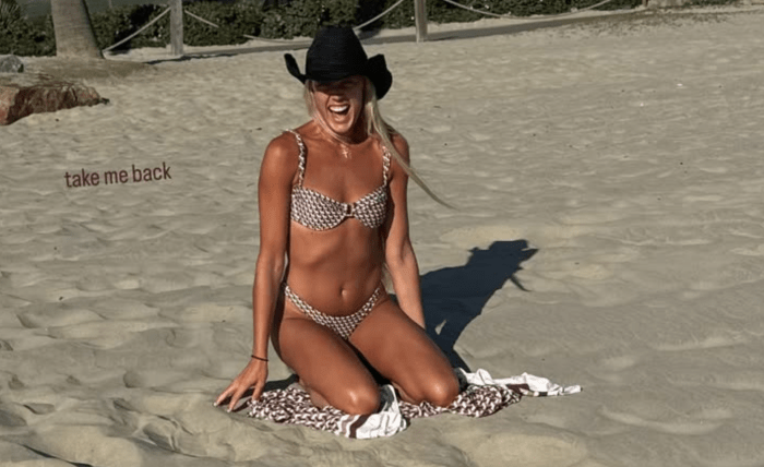 Sophie Cunningham Poses For 'Stunning' Swimsuit Photo - The Spun