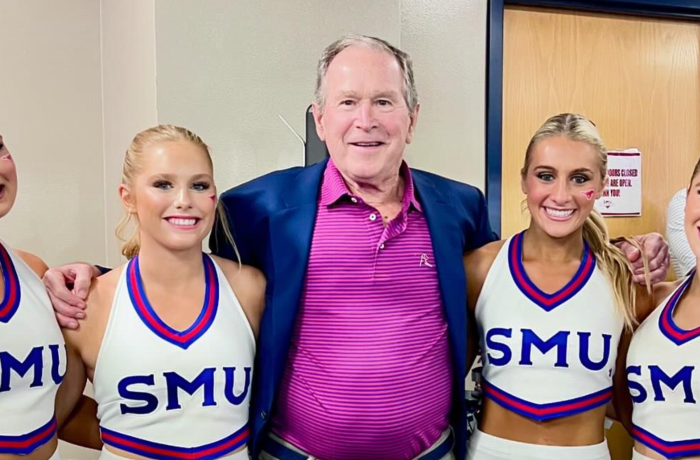 Former President George Bush Spotted With College Cheerleaders - The Spun