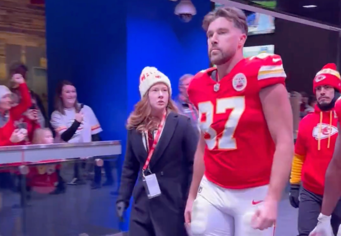 Travis Kelce Ripped For 'Classless' Postgame Move After Chiefs Win - The Spun