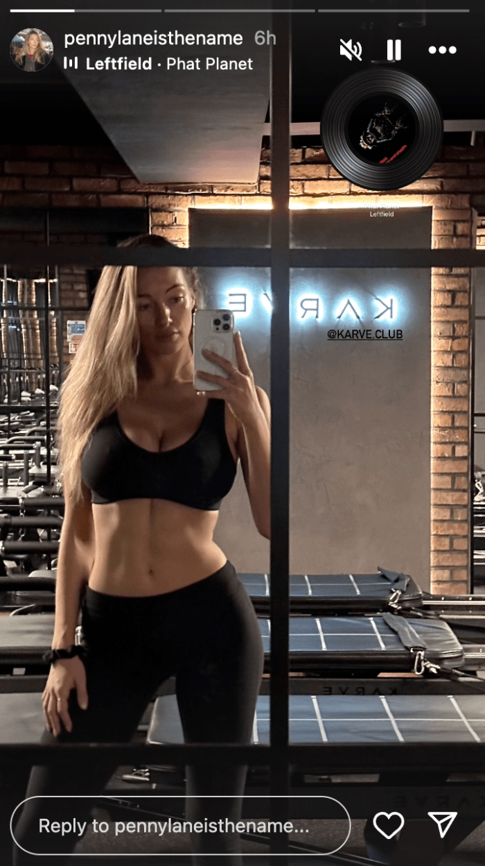 'Bombshell' Swimsuit Model Penny Lane Stuns In Workout Selfie - The Spun