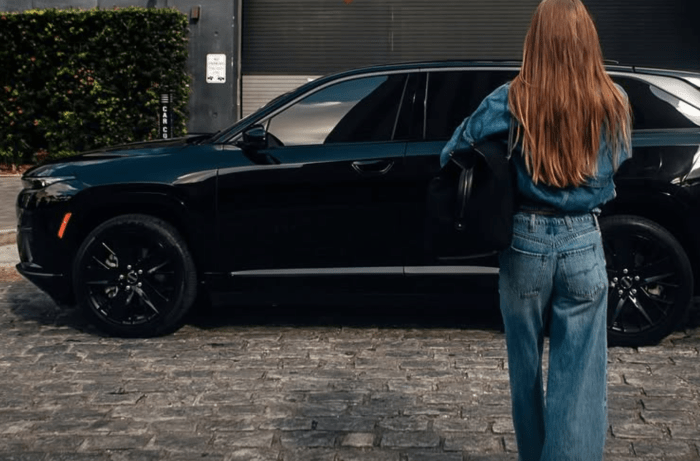 Saquon Barkley's Fiancee Turns Heads With Super Bowl 59 Outfit - The Spun