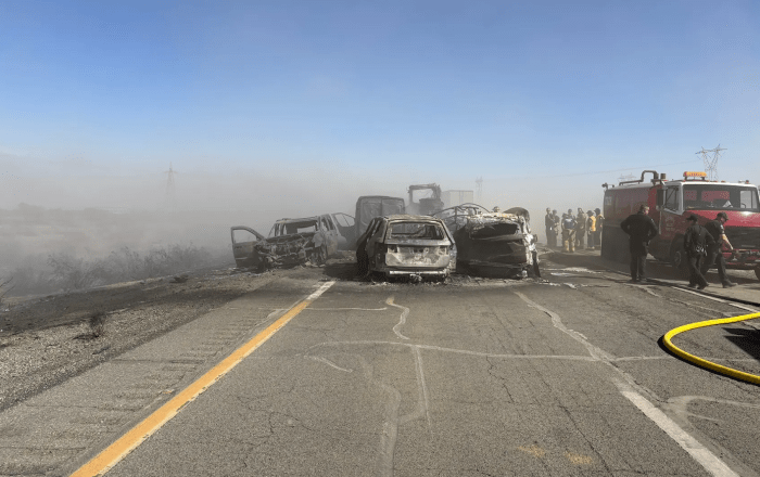 Photo Of 'Horrific' U.S. Highway Car Accident Goes Viral - The Spun