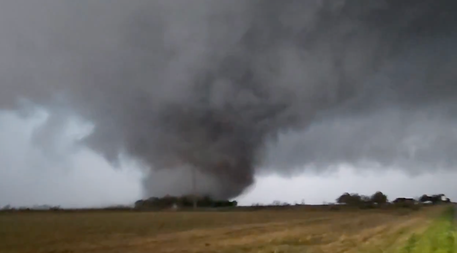 Tornado Warning For 5 U.S. States Sunday Night - The Spun