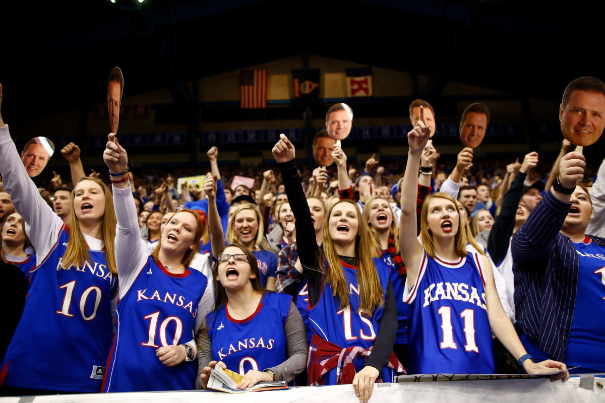 Kansas Basketball Fan Went Viral During Team's Game Against Kentucky ...