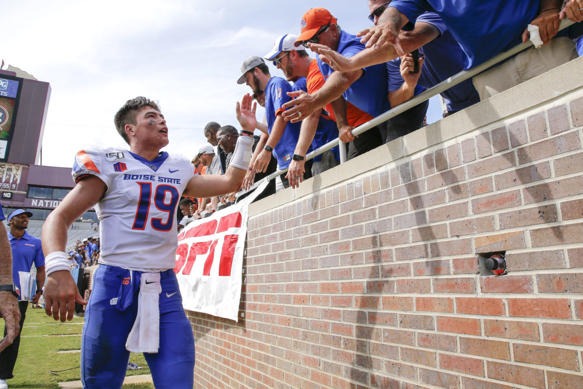 Look: Boise State QB Makes Brutal Error In Final Minutes vs. UCF - The Spun