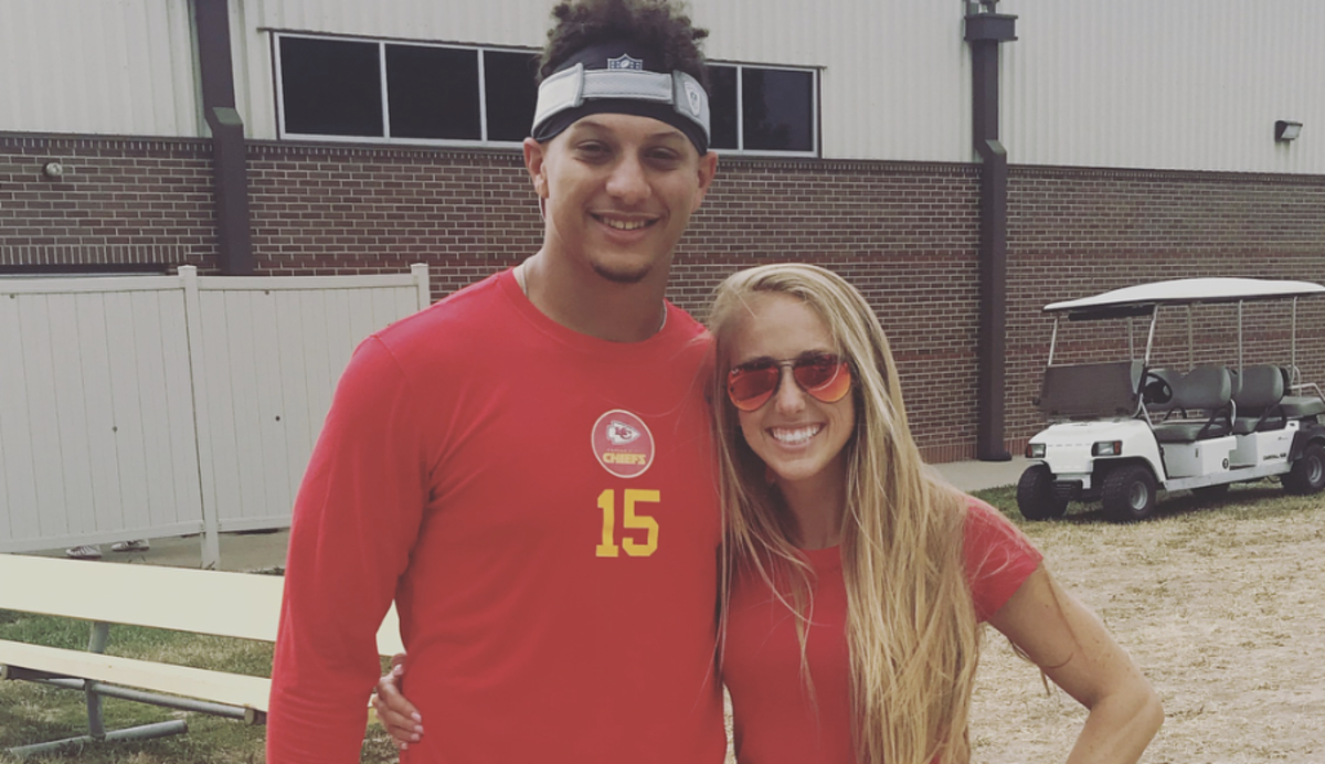 Photo Of Patrick Mahomes' Girlfriend Is Going Viral Before Tonight's ...