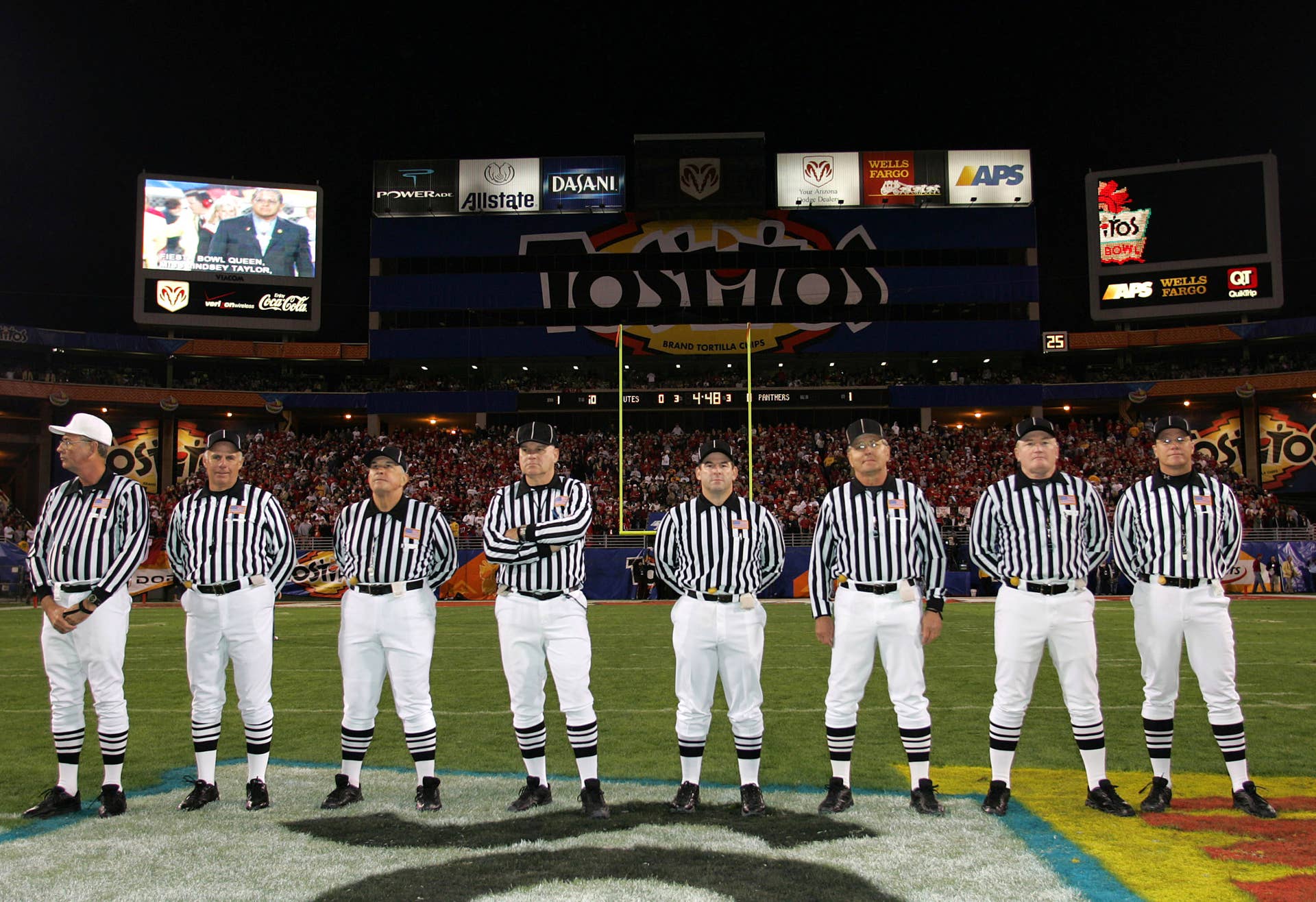 Football World Reacts To Referee's Fiesta Bowl Admission - The Spun