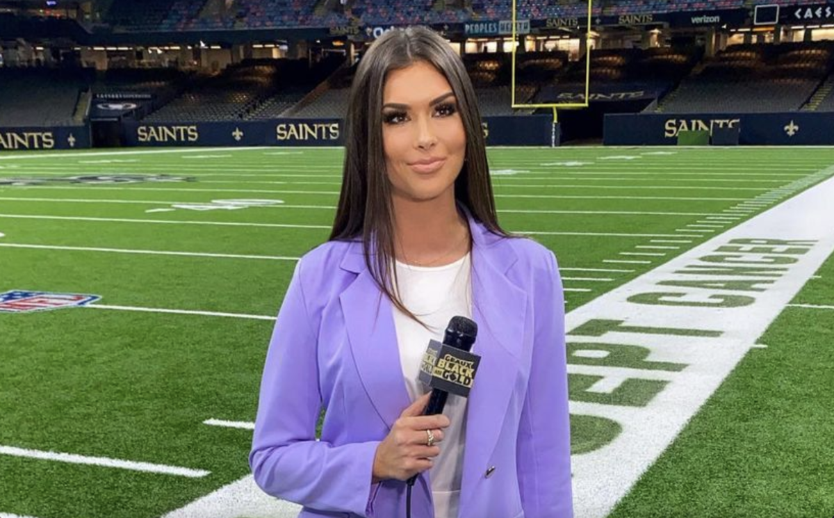 Photos Meet The Nfl Reporter Whos Making Headlines The Spun