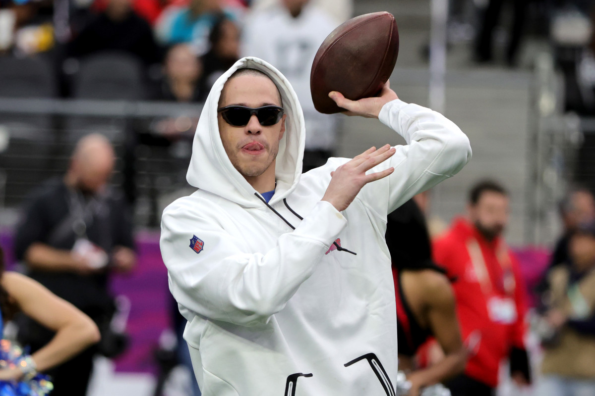 Look: Pete Davidson Was Furious With Knicks Fan On Sunday - The Spun ...