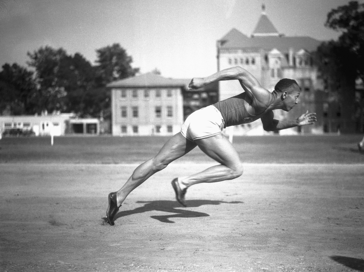 Jesse Owens Made Insane History On This Day In 1935 - The Spun