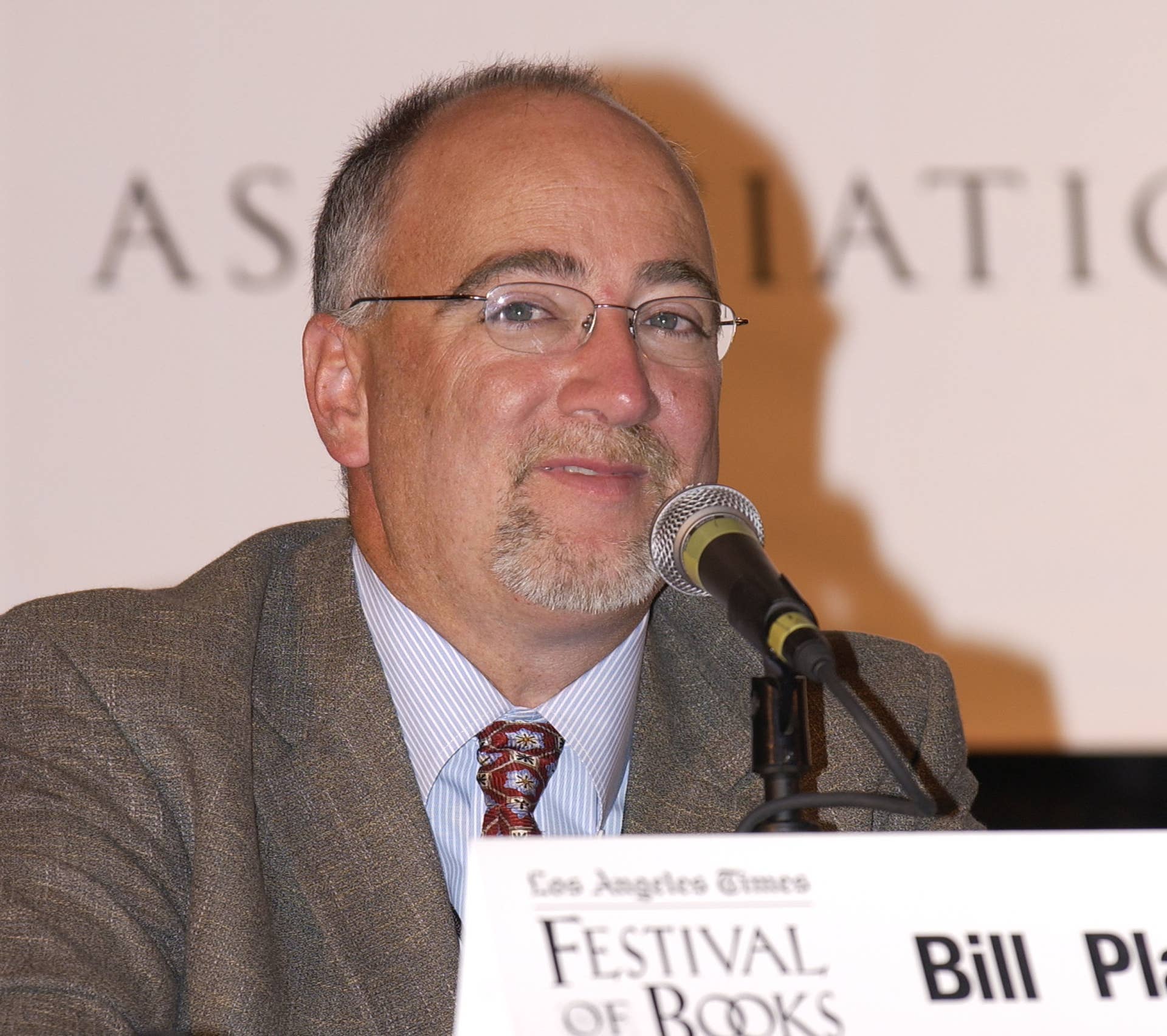 Prayers Are Pouring In For Bill Plaschke On Sunday - The Spun