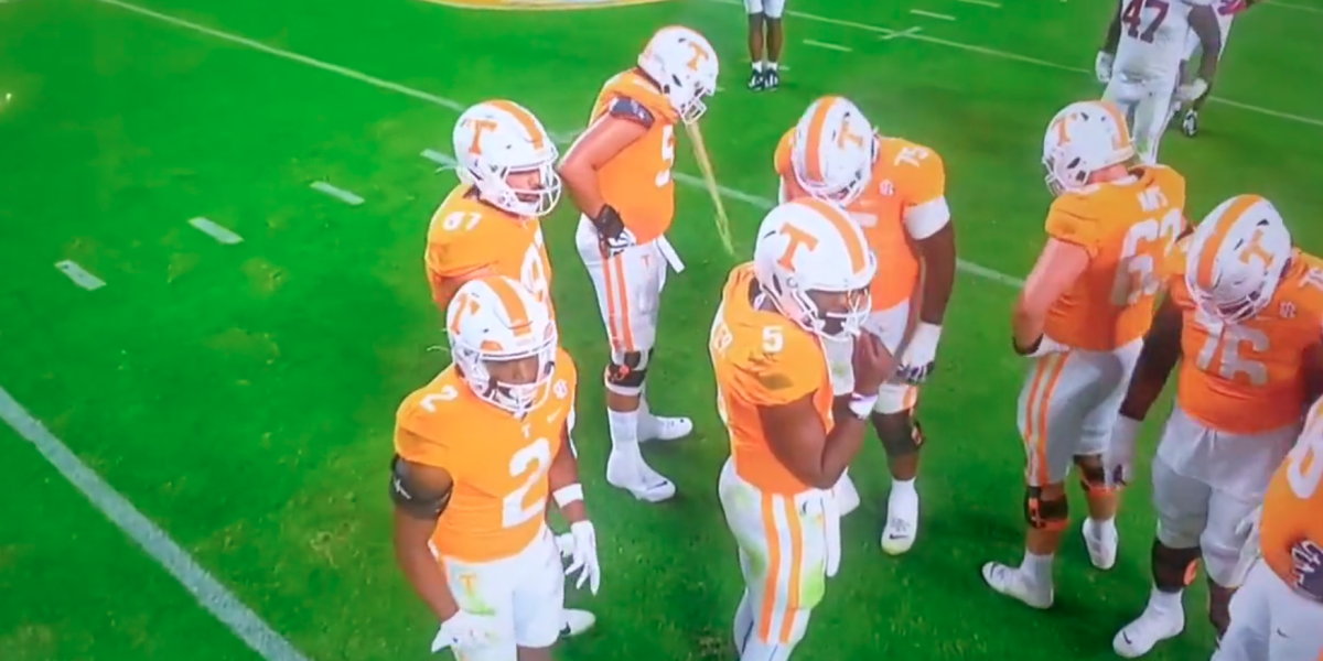 Alabama Player Reveals His Reaction To Tennessee Vomiting - The Spun ...