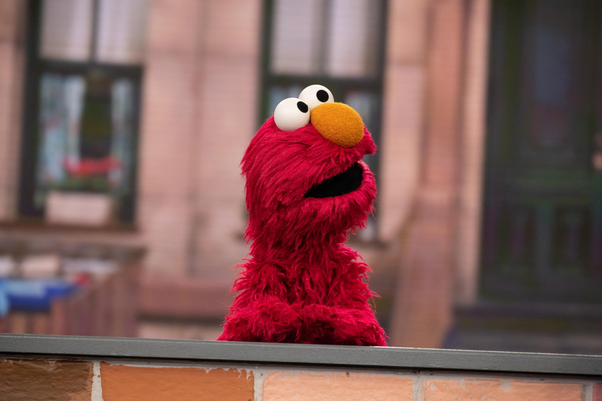 Elmo Has Revealed His Official Priority For Super Bowl 2025 - The Spun