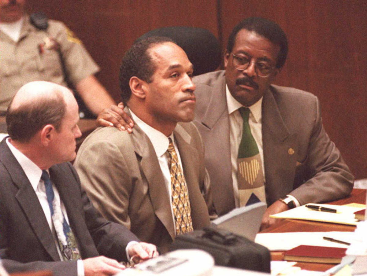 O.J. Simpson's Ex-Bodyguard Claims To Have Big Piece Of Evidence - The Spun