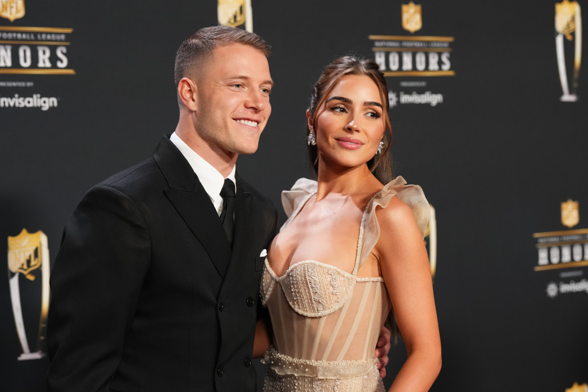 Christian McCaffrey's Pregnant Wife Turns Heads With Nude Photoshoot - The Spun