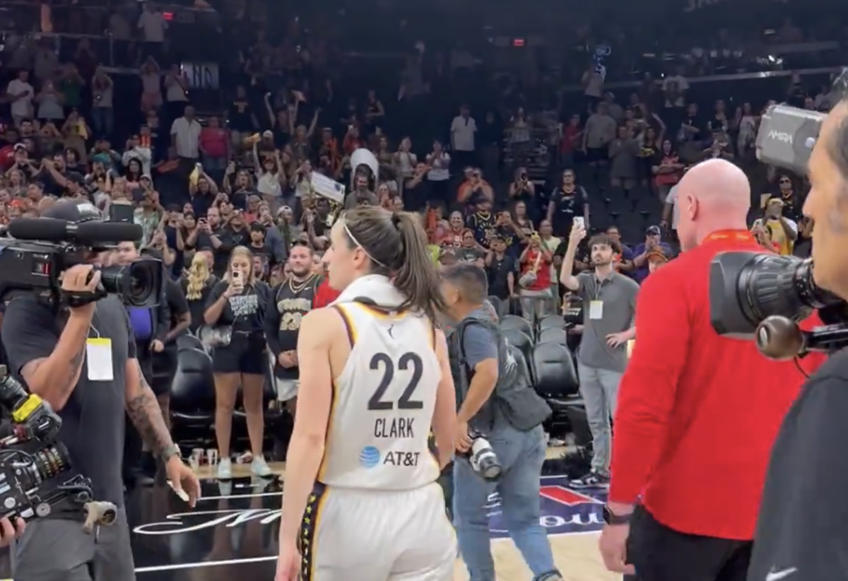Caitlin Clark Received A Standing Ovation On The Road Sunday - The Spun Caitlin Clark Received A Standing Ovation On The Road Sunday - The Spun