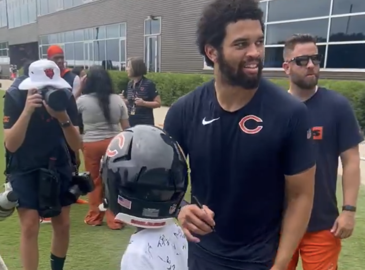 Caleb Williams Praised For Heartwarming Moment With Young Fans - The Spun