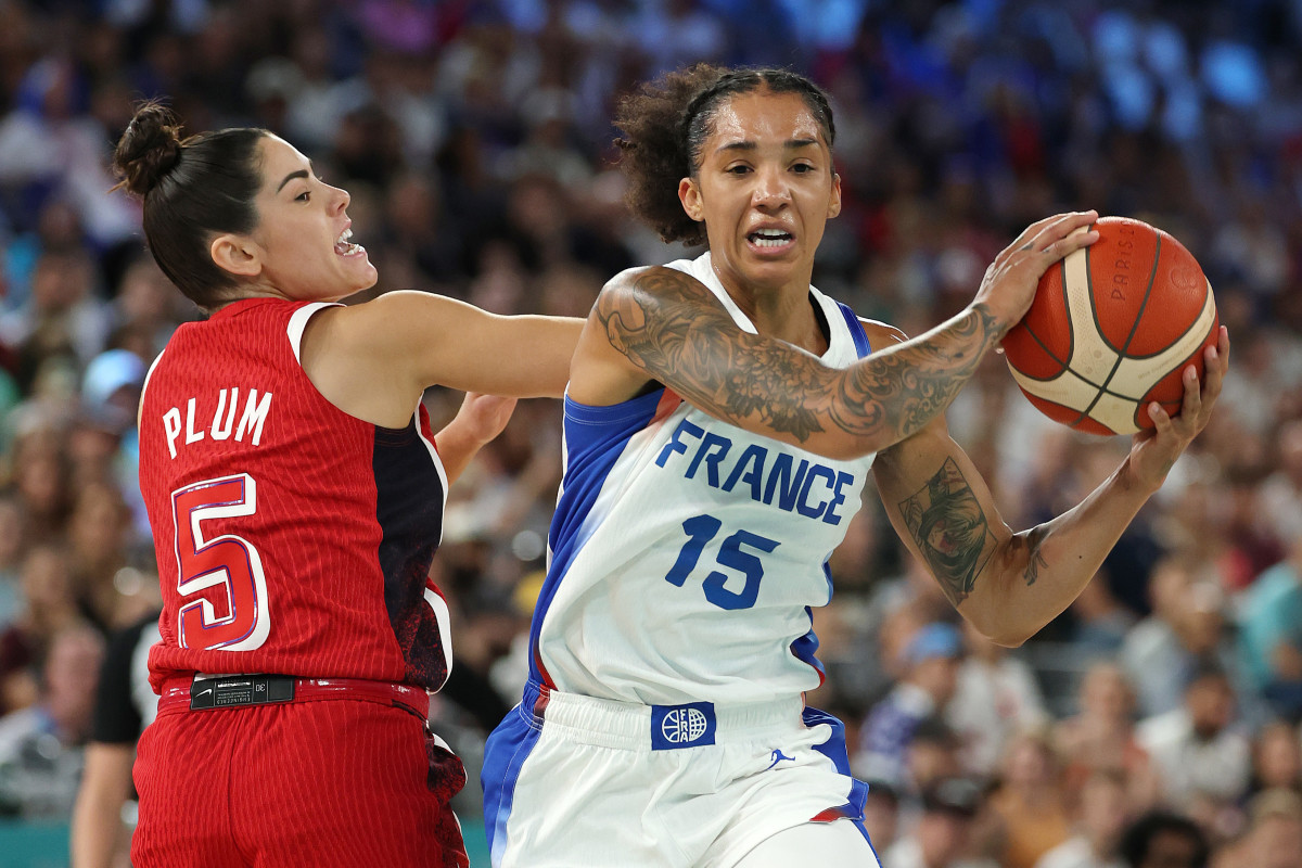 WNBA Player Gabby Williams Rushed To Safety In Terrifying Scene ...