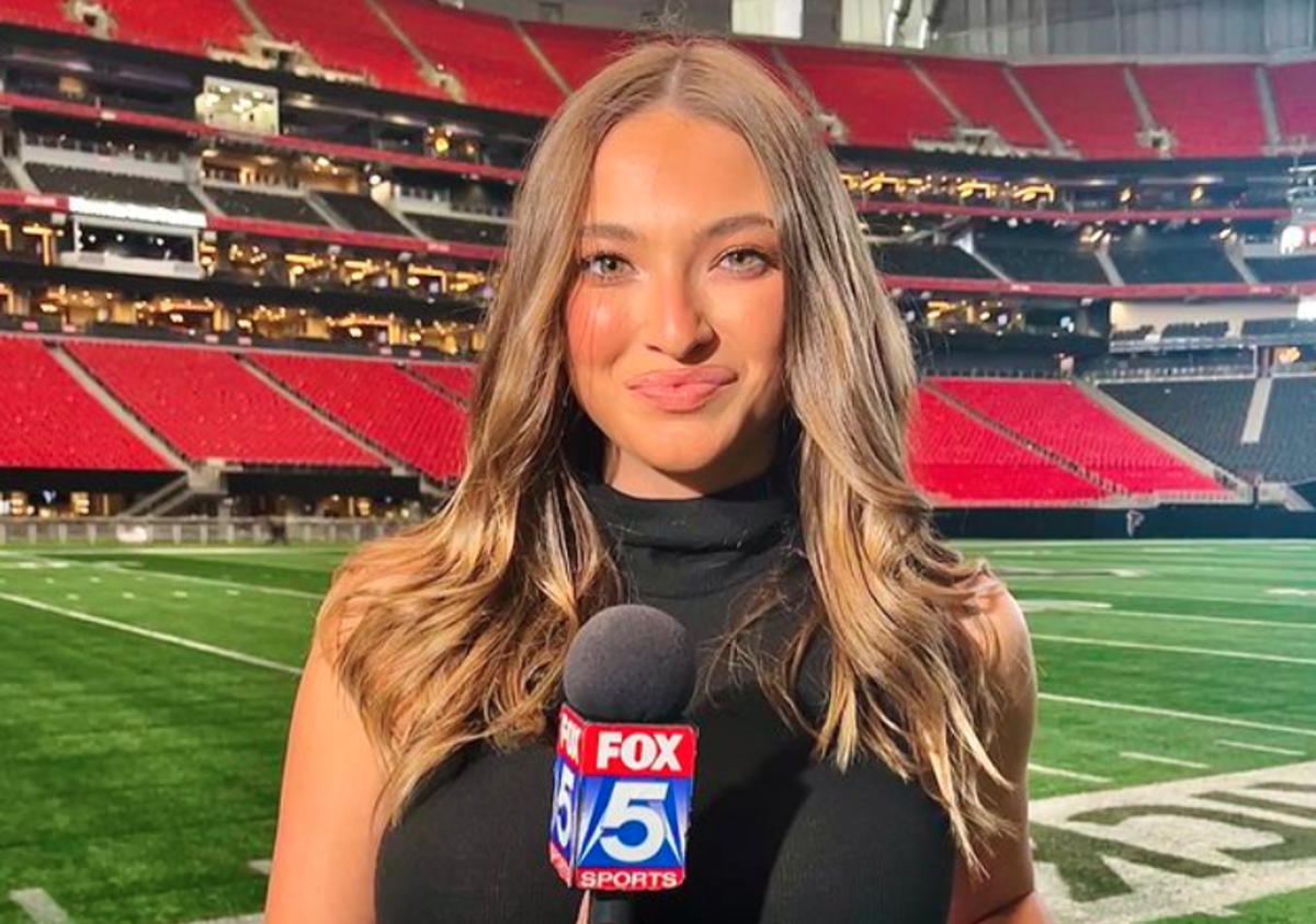 Photos: Meet The Sports Reporter Making Headlines This Week - The Spun