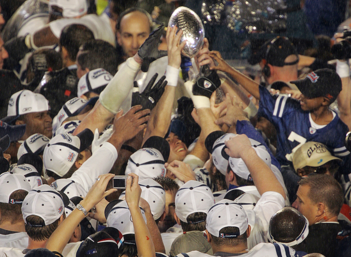 Prayers Pouring In For Family Of 41-Year-Old Super Bowl Champion Who ...