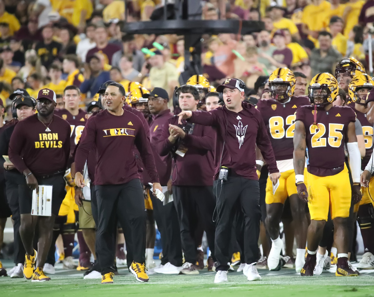 College Football Kicker Obliterated Kick Returner Last Night - The Spun