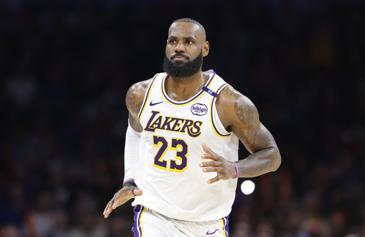 LeBron James Is Getting Ripped For 'Dirty' Play On Sunday - The Spun