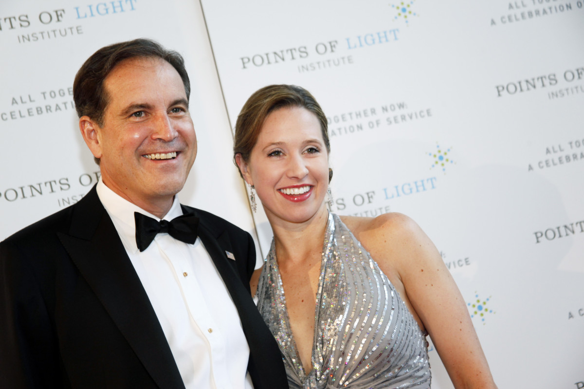 Meet The Stunning Wife Of CBS Announcer Jim Nantz - The Spun