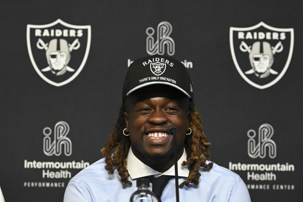 Ashton Jeanty Signs Rookie Deal, Becomes Top-6 Highest-Paid NFL RB - The Spun